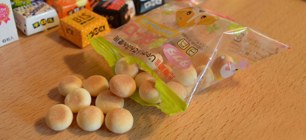 Snack Reviews: December Japanese Candy & Snack Box from Shikibox ...
